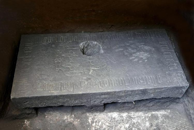 México: Descubrimiento de una antigua lápida